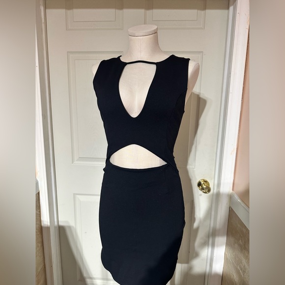 Windsor | Dresses | Windsor Black Dress W Cutout | Poshmark